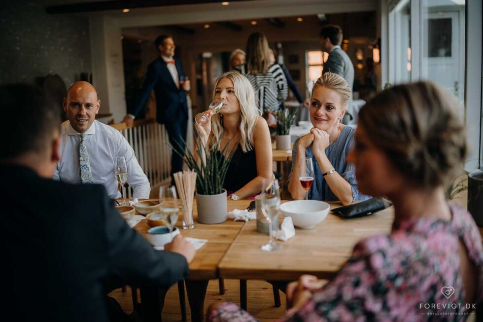 Brobyværk kro bryllup på Fyn med vielse i Sønder Broby kirke