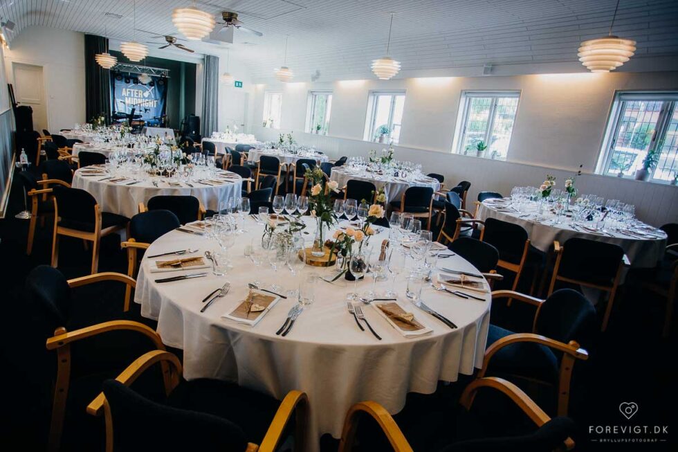 Brobyværk kro bryllup på Fyn med vielse i Sønder Broby kirke